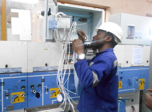 Système de protection des lignes et des transformateurs de tension HTB ...